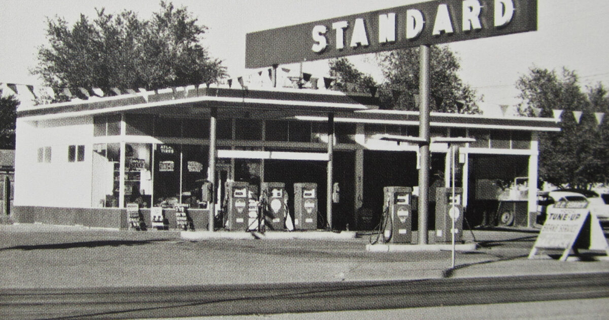 Standard Station, Amarillo, Texas, 1962 - Ed Ruscha | Archeus Post-Modern